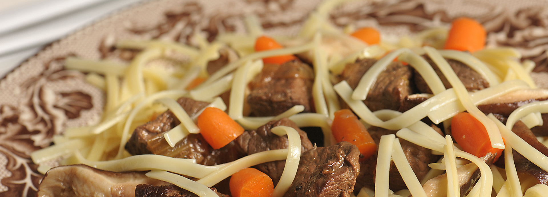 Mrs. Weiss'® - Kluski Noodles with Wine-Braised Short Ribs